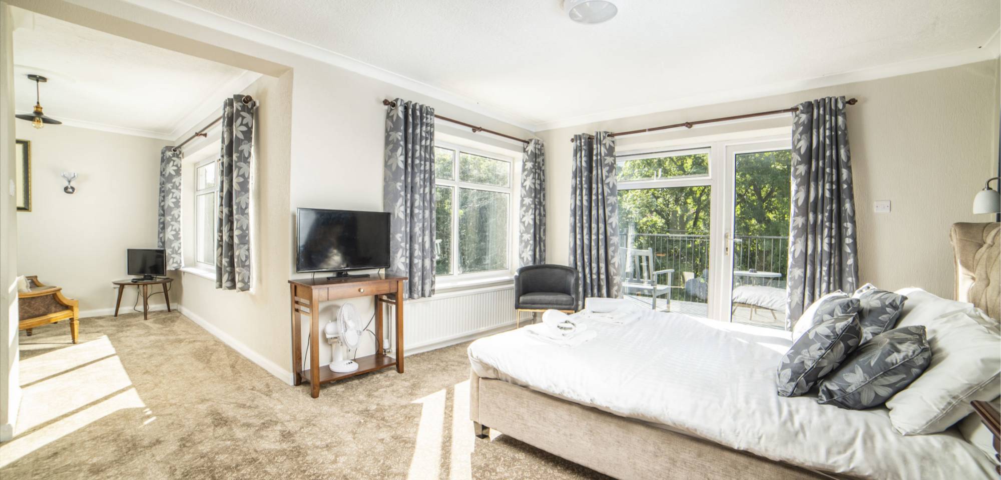 The Chainbridge Hotel | Riverside Hotel, Llangollen, North Wales
